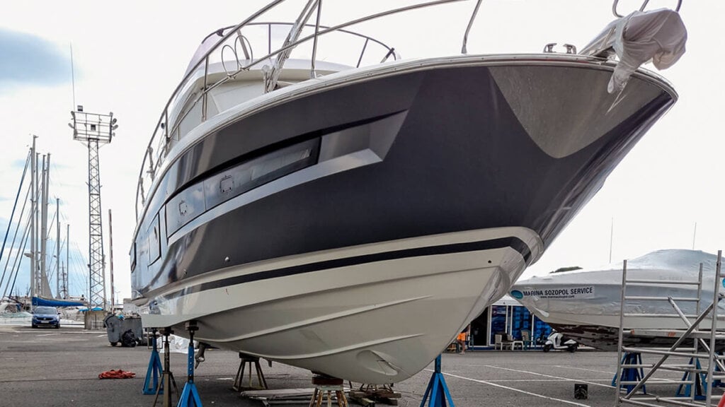 Wrapping a yacht with 3M Wrap Film 1080-G201